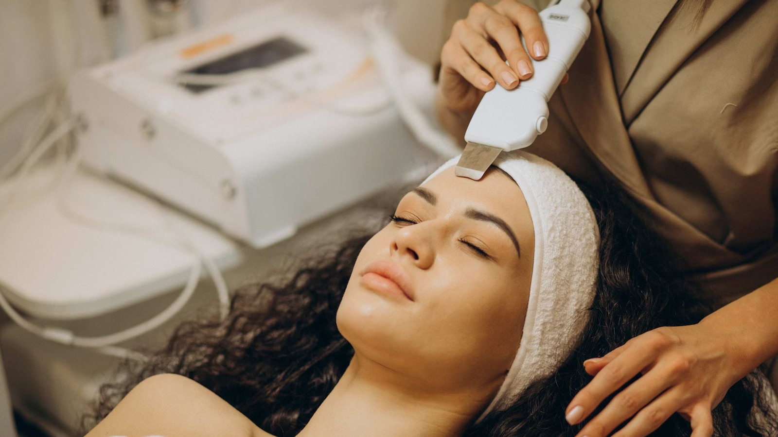 Micro Hydra Lift Facial in Melbourne | Beauty By Dua